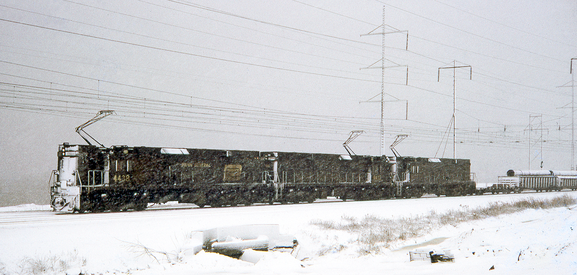 E44 Electric Motor - Diesel Locomotives - HO scale - Rapido Trains Inc.
